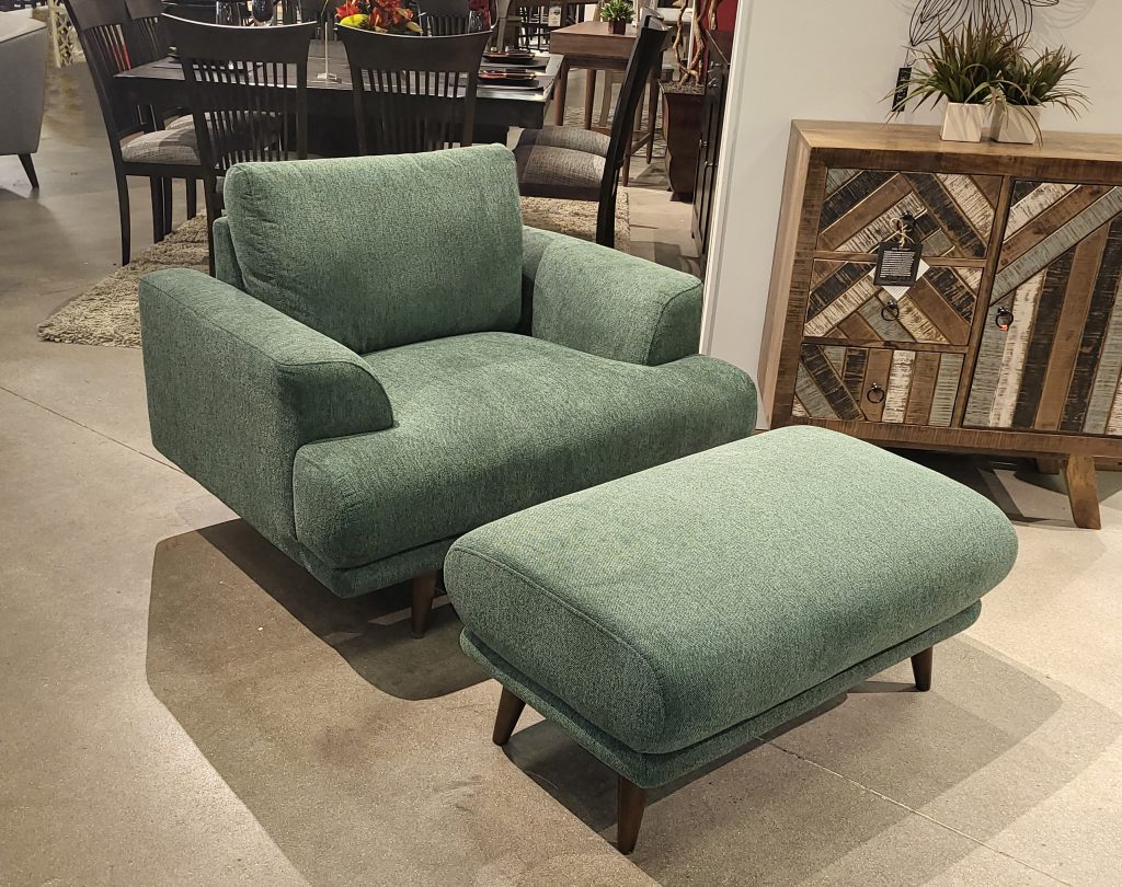 Grayson Swivel Chair – Colorado Casual Furniture